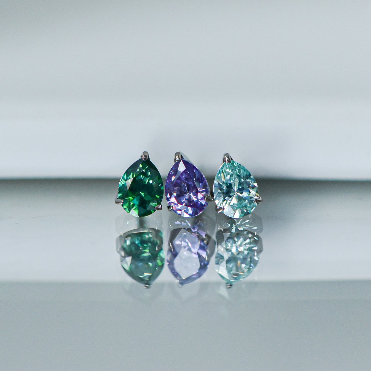 Neometal Pear Gem Threadless End (Various Colors) – Piercing Day Studio