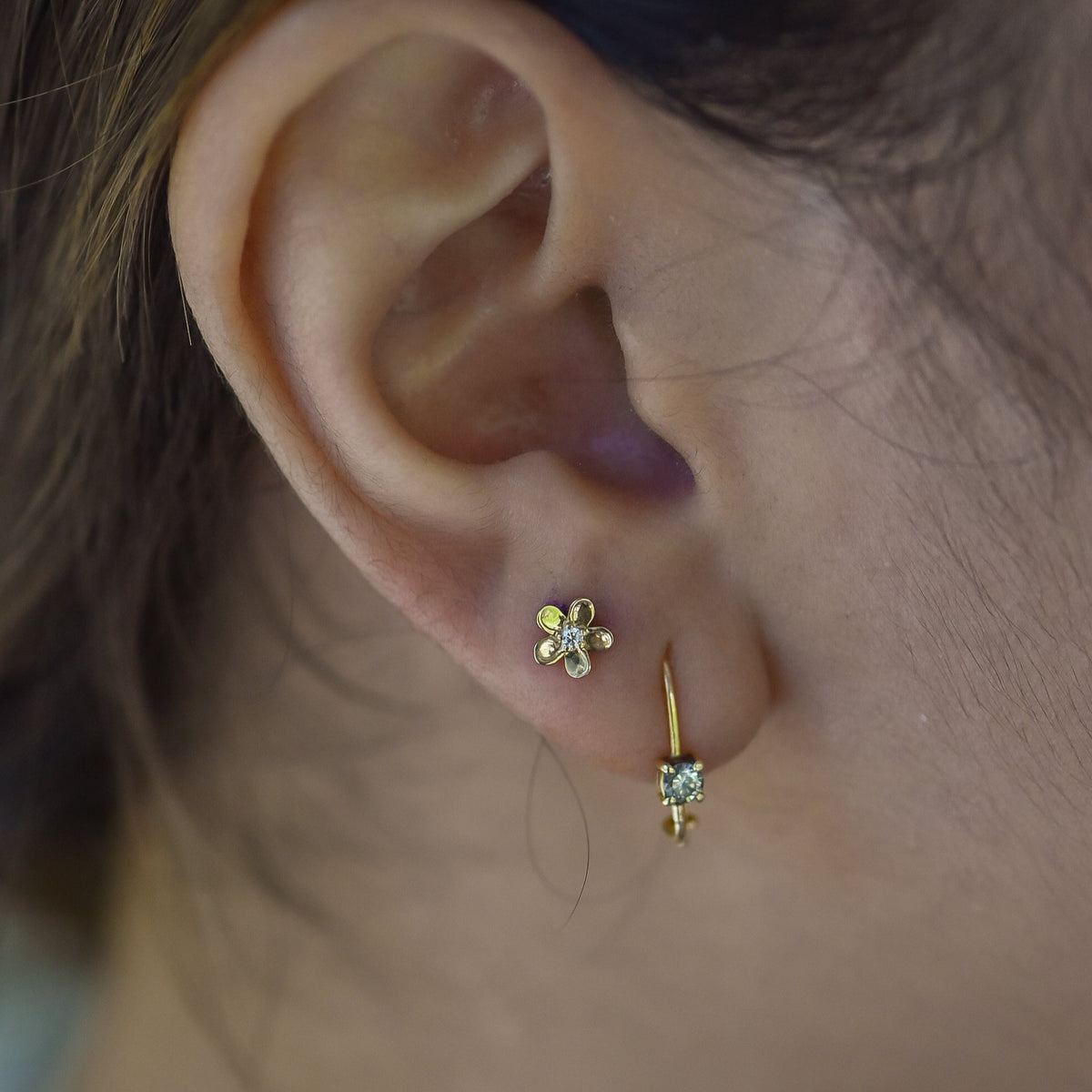 Junipurr Gold Swarovski® Flower Threadless End – Piercing Day Studio
